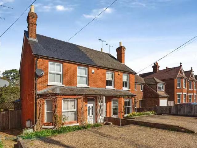 For Rent! 1 BA 2 bedroom semi detached house for rent in Conna.