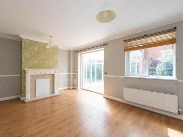 Charming 1 BA 2 bedroom semi detached house for rent in Crossw.