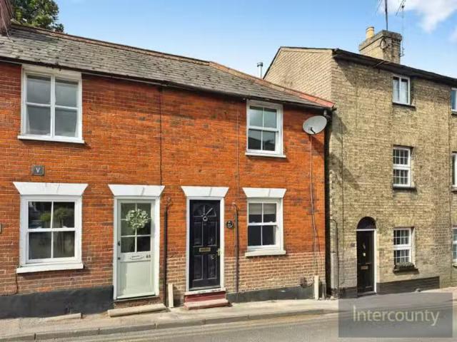Unique 1 BA 2 bedroom semi detached house for rent in Debden R.