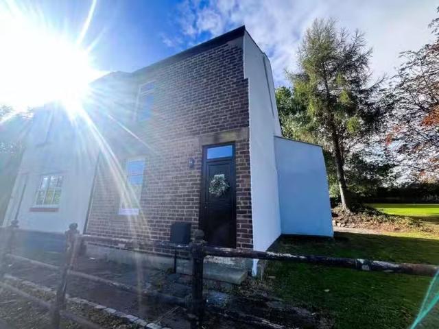 Unique 1 BA 2 bedroom semi detached house for rent in Front St.