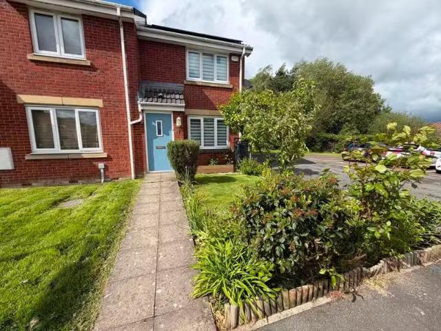 Charming 1 BA 2 bedroom semi detached house for rent in Jethro.