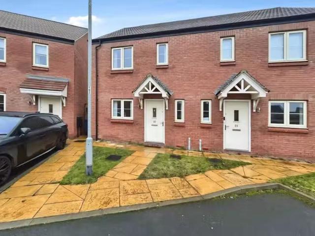 Deal! 1 BA 2 bedroom semi detached house for rent in The Flatt.