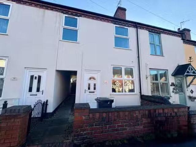 Unique 1 BA 3 bedroom terraced house for rent in Brook Street.