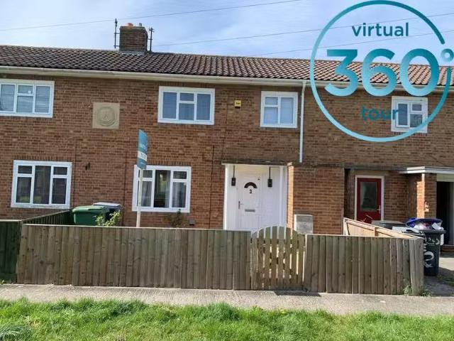 For Rent! 1 BA 3 bedroom terraced house for rent in Cedar Grov.