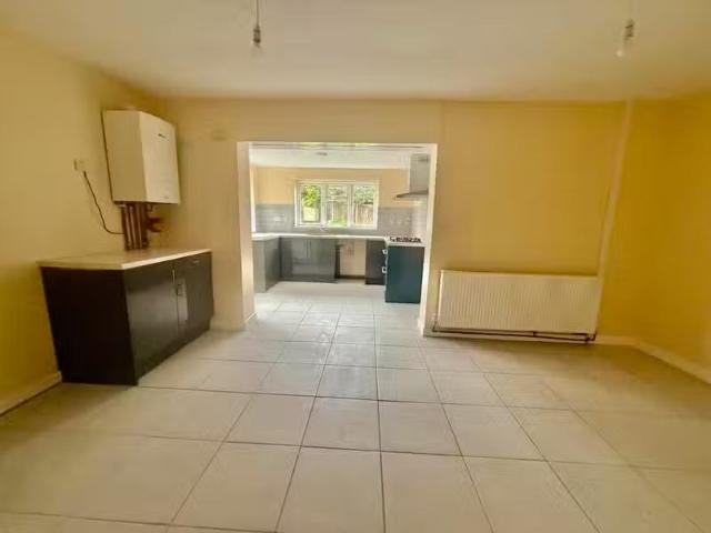 New 1 BA 3 bedroom terraced house for rent in Elswick Road, Bi.