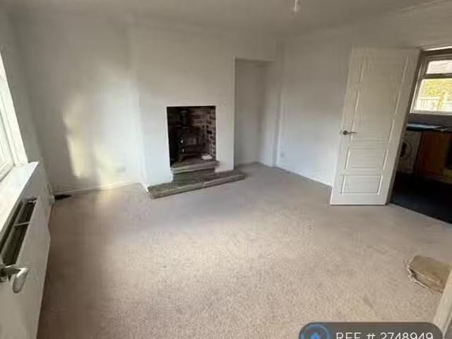 Cheap 1 BA 3 bedroom terraced house for rent in Griffe Head Cr.