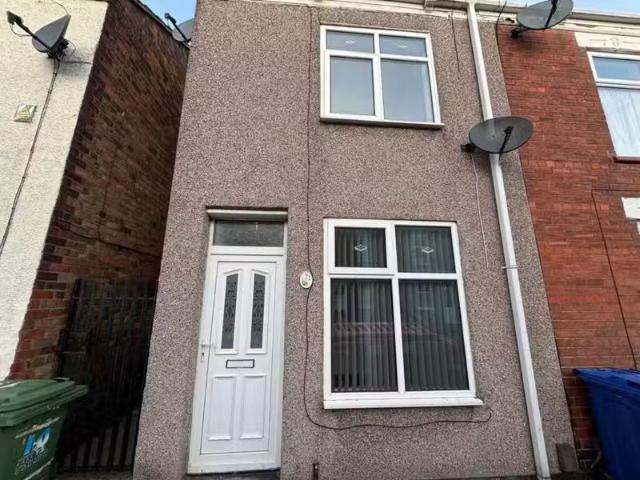 Deal! 1 BA 3 bedroom terraced house for rent in Haycroft Stree.
