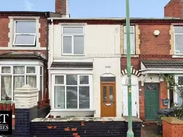 Just in! 1 BA 3 bedroom terraced house for rent in Nelson Road.