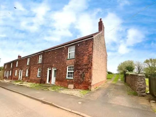 Rental! 1 BA 3 bedroom terraced house for rent in Normanby Roa.