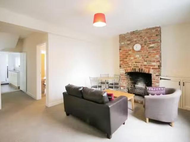 Charming 1 BA 3 bedroom terraced house for rent in Old Dover R.