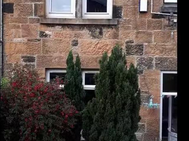 Nice 1 BA 3 bedroom terraced house for rent in Parkhill Road.