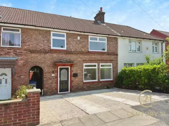 Just in! 1 BA 3 bedroom terraced house for rent in Pollard Roa.