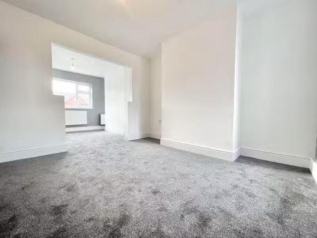 Rental! 1 BA 3 bedroom terraced house for rent in Pyewipe Road.