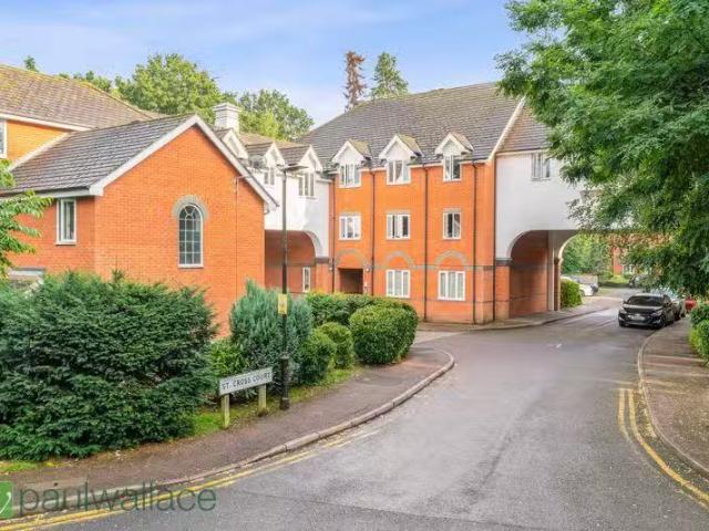 Unique 1 BA 3 bedroom apartment for rent in Upper Marsh Lane.