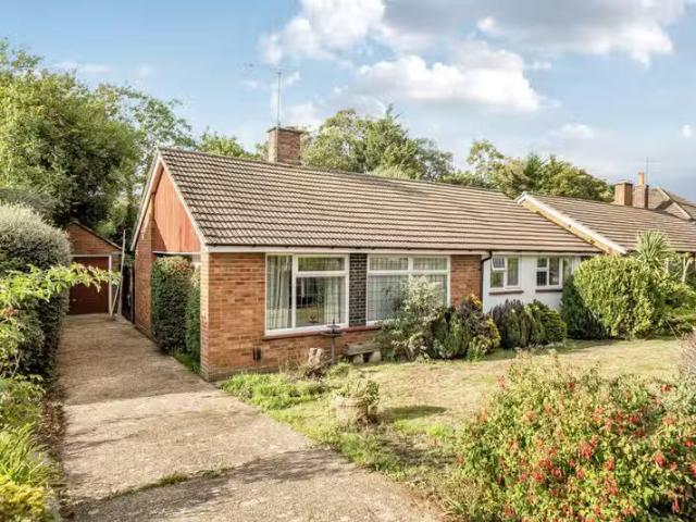New 1 BA 3 bedroom detached house for rent in Tormead Road, Gu.