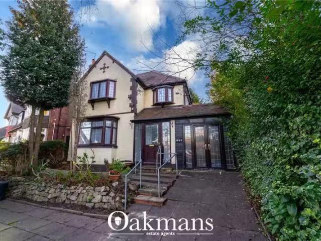 Unique 1 BA 3 bedroom detached house for rent in Bristol Road.