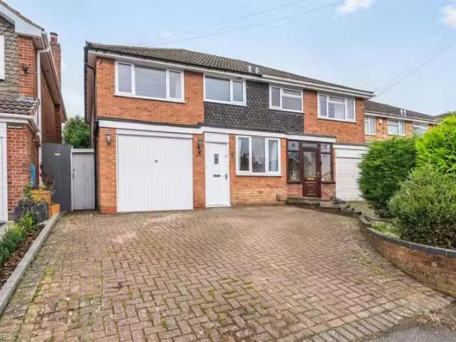 Unique 1 BA 3 bedroom detached house for rent in Mickleton Roa.