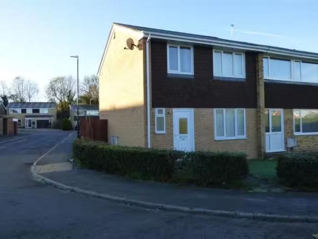 Rental! 1 BA 3 bedroom end of terrace house for rent in Avon W.