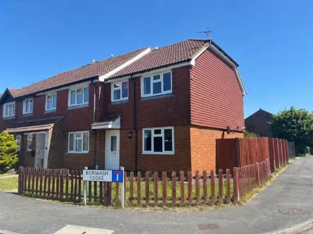 Cozy 1 BA 3 bedroom end of terrace house for rent in Burwash C.