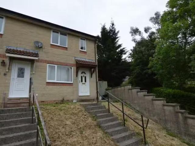 New 1 BA 3 bedroom end of terrace house for rent in Daneacre R.
