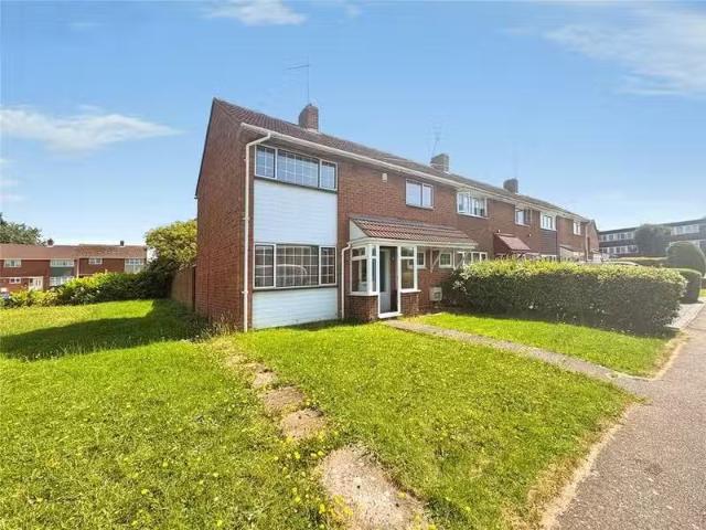 Just in! 1 BA 3 bedroom End Terrace House to rent, Kemberton R.