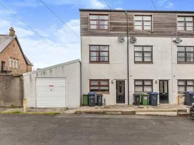 New 1 BA 3 bedroom End Terrace House to rent, The Old Tannery.