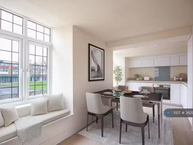 Cheap 1 BA 3 bedroom flat for rent in Willow Tree Apartments.
