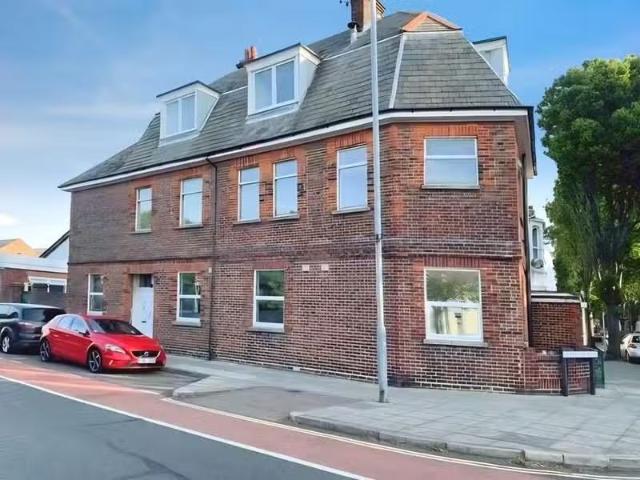 New 1 BA 3 bedroom Flat to rent, Devonshire Avenue, Southsea.