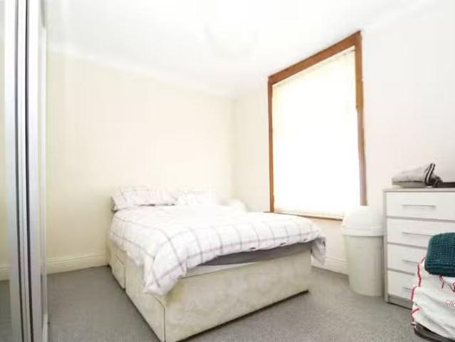 Unique 1 BA 3 bedroom House to rent, Malta Road, Portsmouth, P.