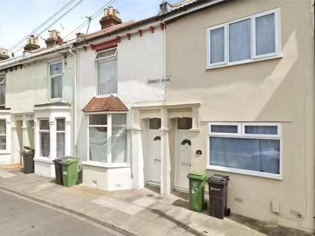 Deal! 1 BA 3 bedroom House to rent, Ernest Road, Portsmouth, P.