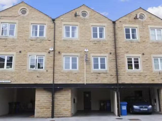 Charming 1 BA 3 bedroom house for rent in Union Wharf, Lower U.