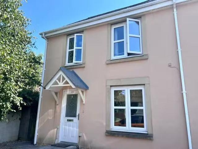 Charming 1 BA 3 bedroom house for rent in Pendennis Park, Stap.