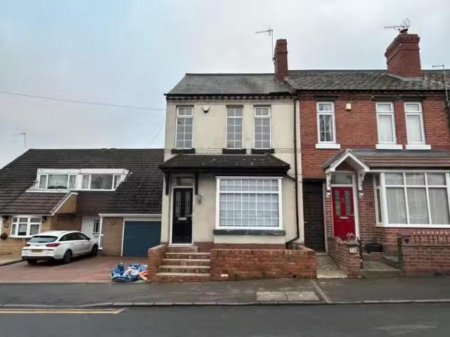 Nice 1 BA 3 bedroom house for rent in Siviters Lane, Rowley Re.