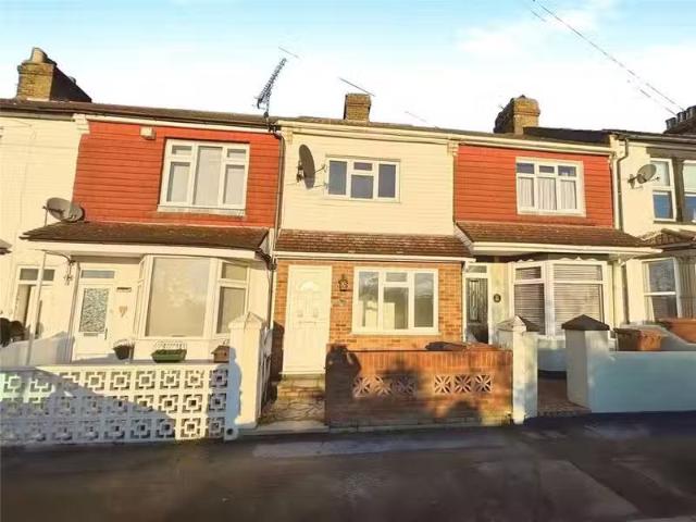 New 1 BA 3 bedroom Mid Terrace House to rent, Imperial Road, G.