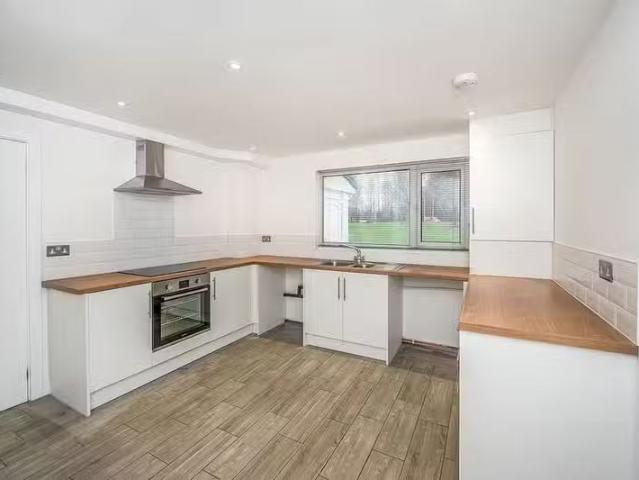 Cheap 1 BA 3 bedroom Mid Terrace House to rent, Thurston, Skel.