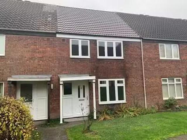 Rental! 1 BA 3 bedroom property for rent in Edgeworth Close, C.