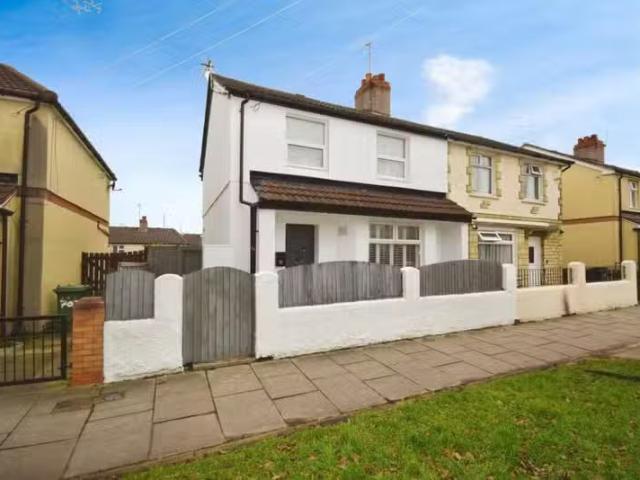 Rental! 1 BA 3 bedroom semi detached house for rent in New Che.