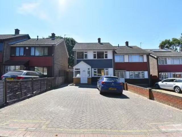 Nice 1 BA 3 bedroom semi detached house for rent in Northview.