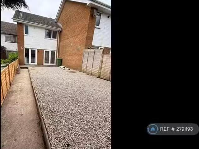 Deal! 1 BA 3 bedroom semi detached house for rent in Bolton Le.