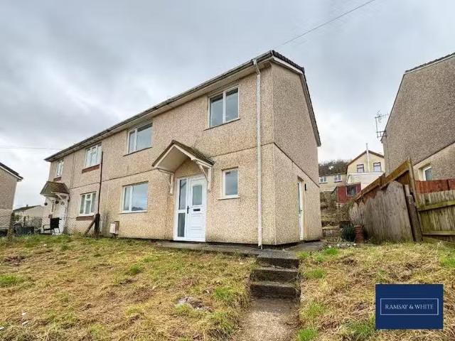 For Rent! 1 BA 3 bedroom semi detached house for rent in Brynt.