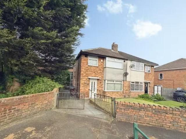 Just in! 1 BA 3 bedroom semi detached house for rent in Dragon.