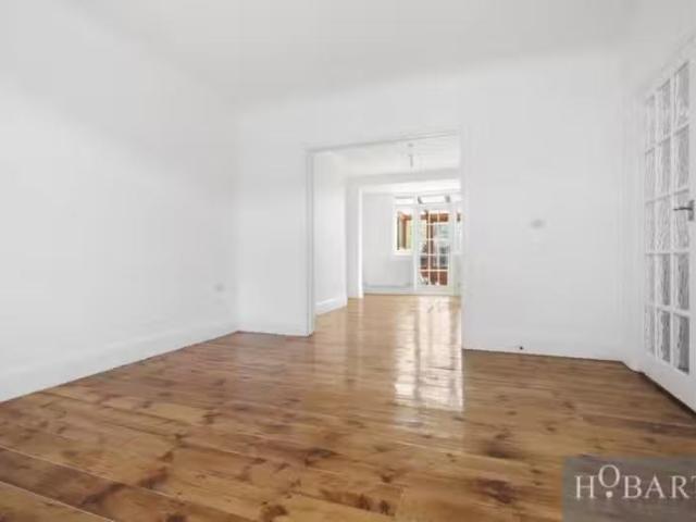 For Rent! 1 BA 3 bedroom semi detached house for rent in Enfie.