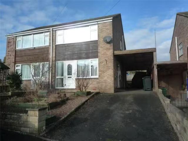 Charming 1 BA 3 bedroom semi detached house for rent in Furlon.