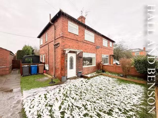 Cheap 1 BA 3 bedroom semi detached house for rent in Gertrude.