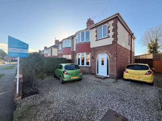 Just in! 1 BA 3 bedroom semi detached house for rent in Greenw.