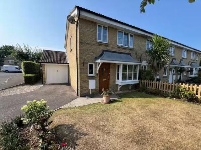 For Rent! 1 BA 3 bedroom semi detached house for rent in Hart.