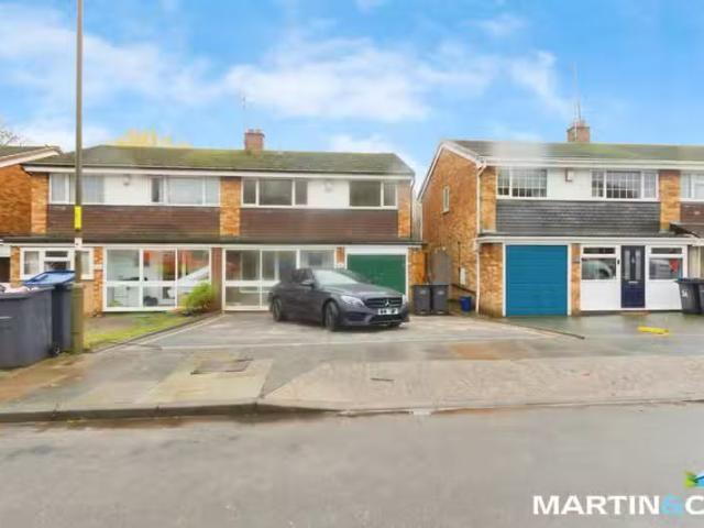 Nice 1 BA 3 bedroom semi detached house for rent in Lismore Dr.