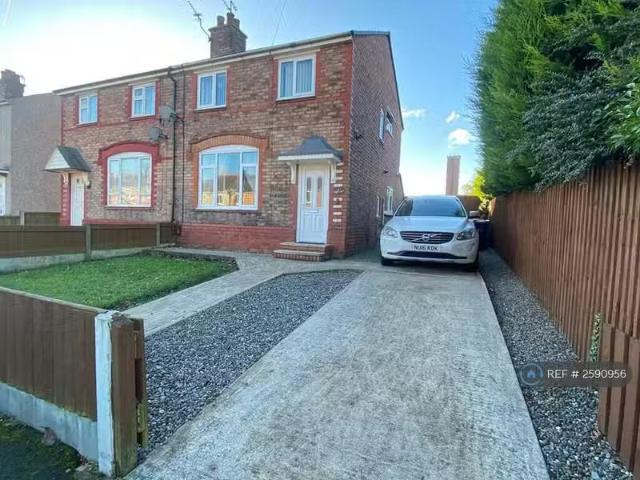Rental! 1 BA 3 bedroom semi detached house for rent in Park Ro.