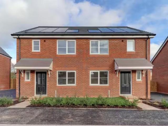 Nice 1 BA 3 bedroom semi detached house for rent in Redwood Dr.