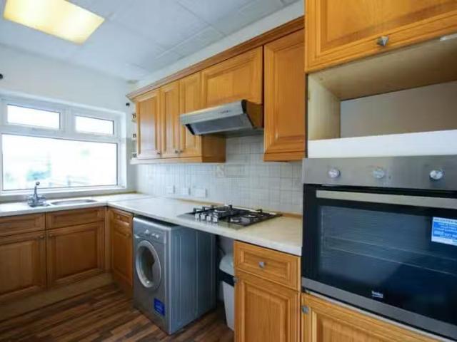 New 1 BA 3 bedroom semi detached house for rent in Reservoir R.